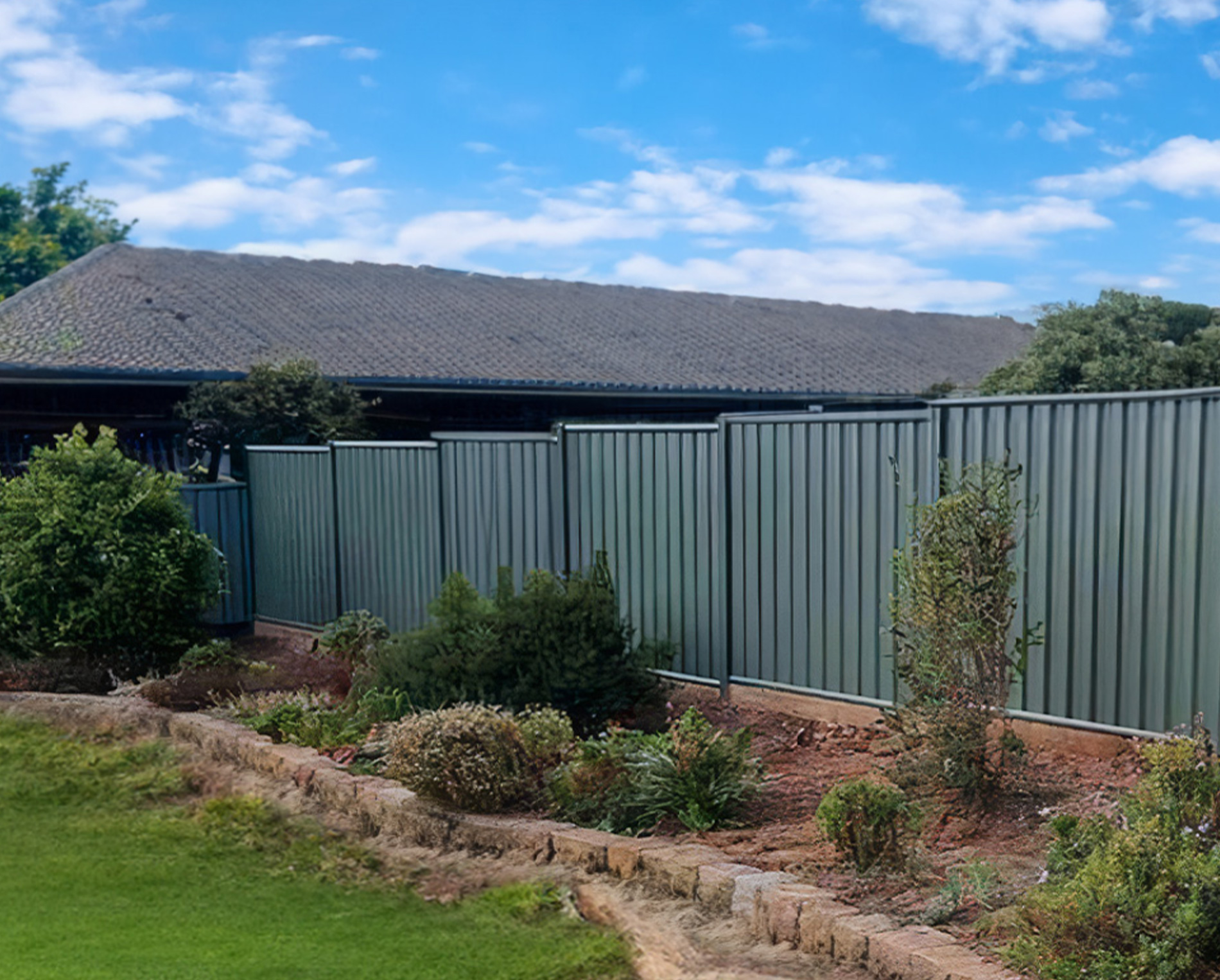 LYSAGHT Colorbond Fencing - Dunrite Fencing